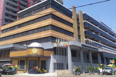 cérémonie de première cotation des valeurs « EOCG 6% NET 2021-2026 » et ...